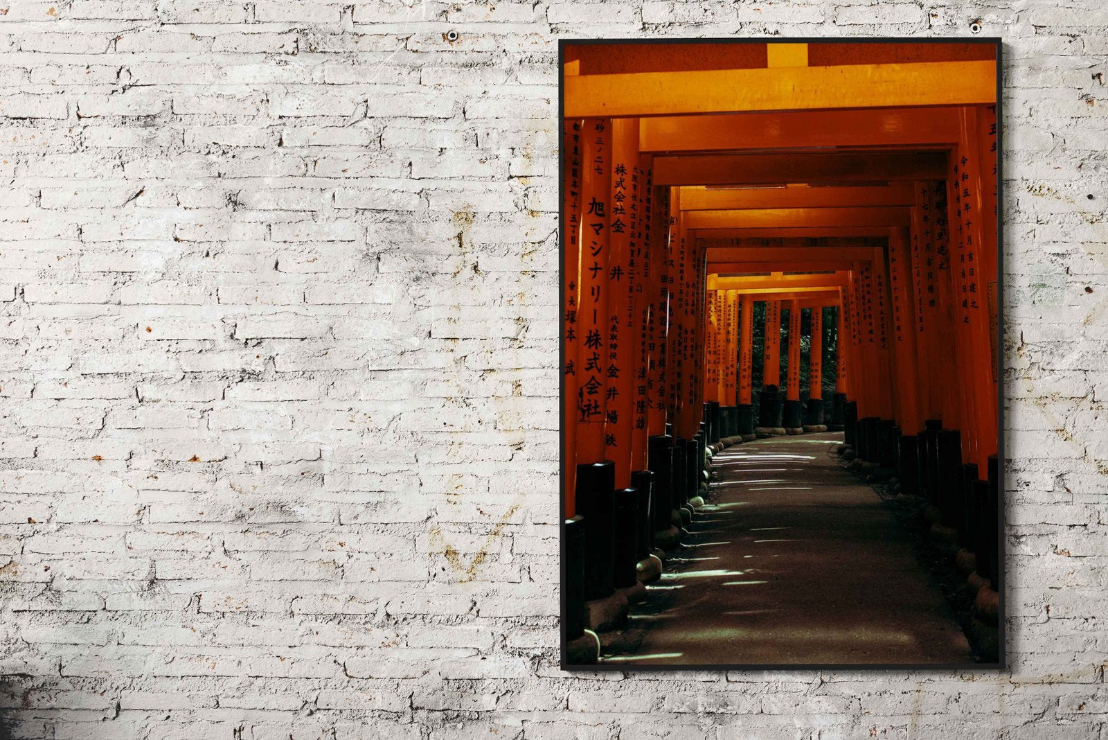 Japanese Torii Gate Pathway at the Inari Fushimi Shrine in Kyoto ...