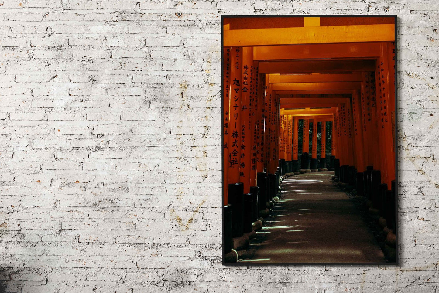 Japanese Torii Gate Pathway at the Inari Fushimi Shrine in Kyoto ...